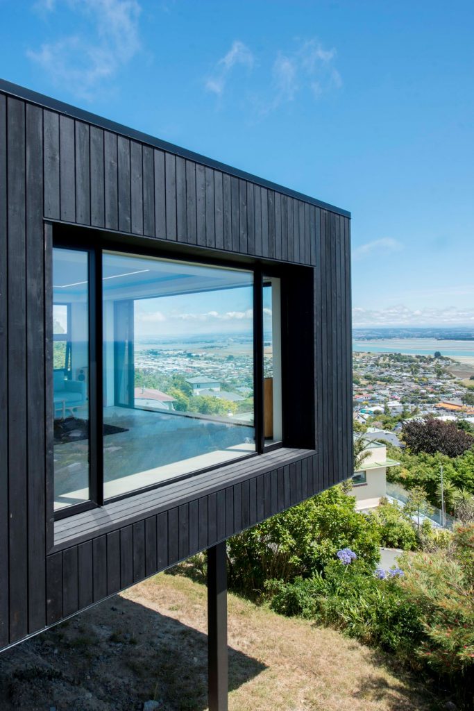 Contemporary Bellevue House - Karsten Architecture Limited